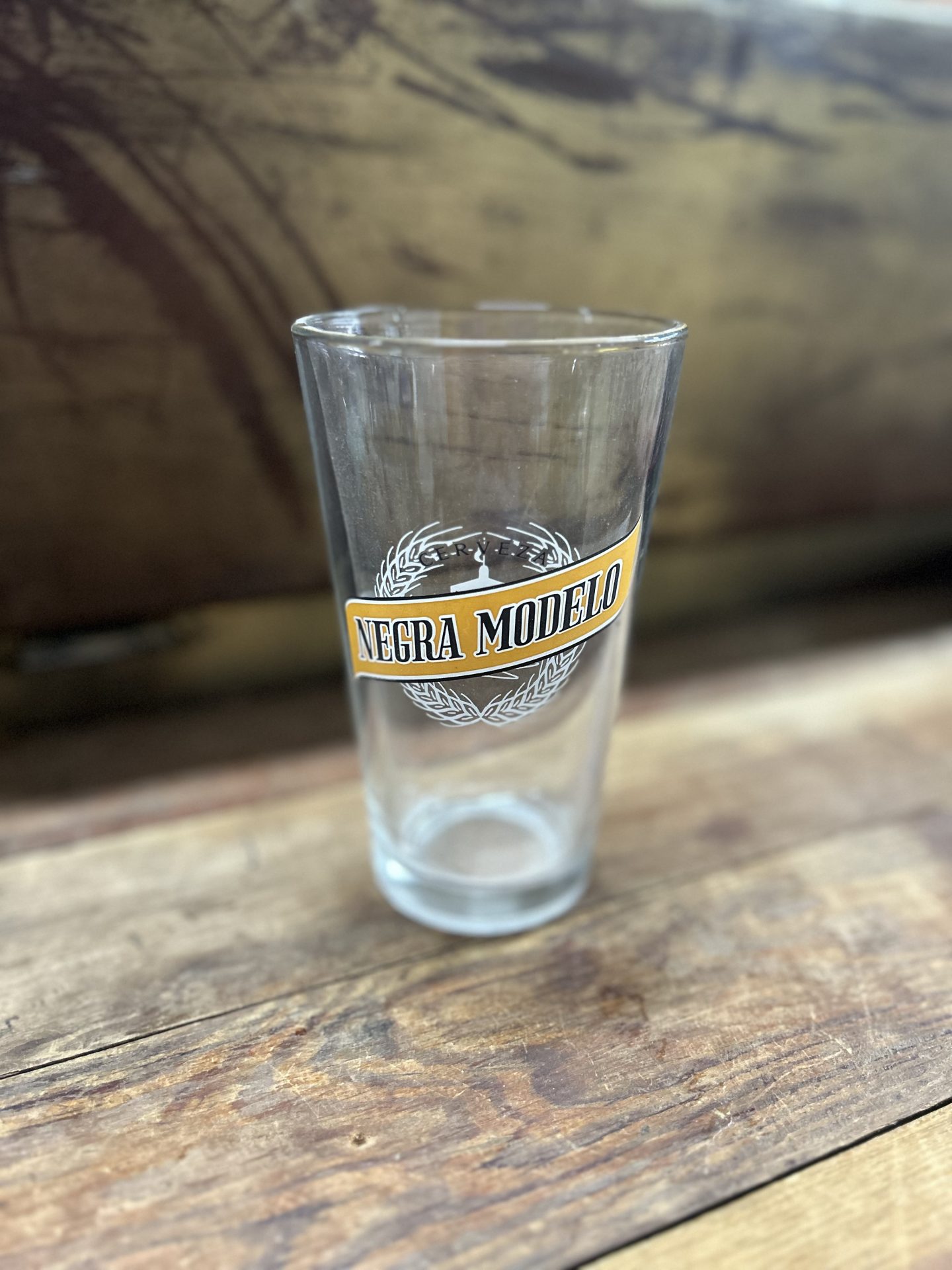 Negra Modelo Pint - Picker Place