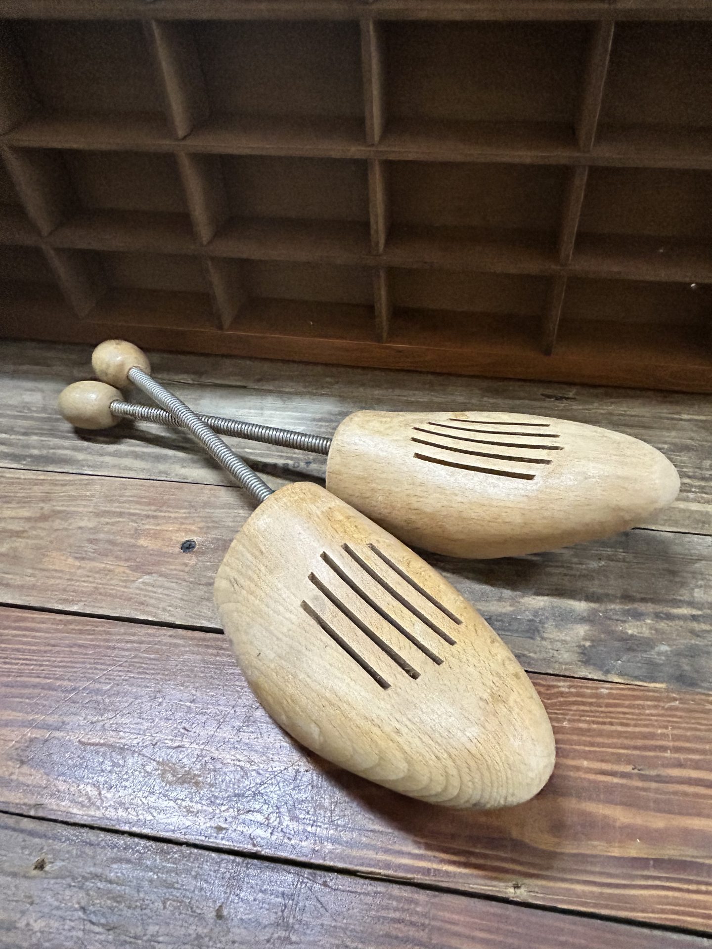 Wooden Shoe Stretcher (2) - Picker Place