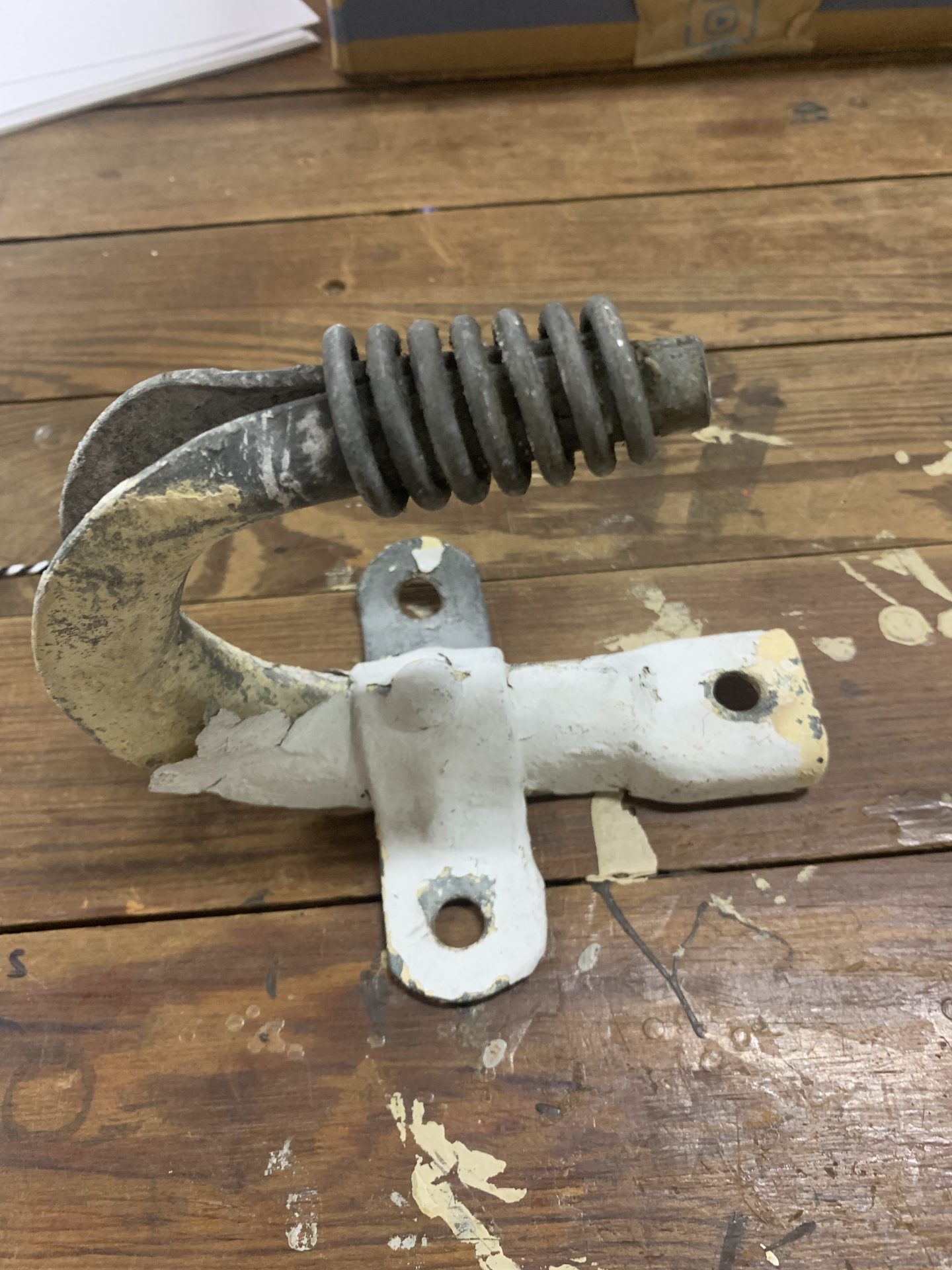 Metal Insulator Connector | Picker Place