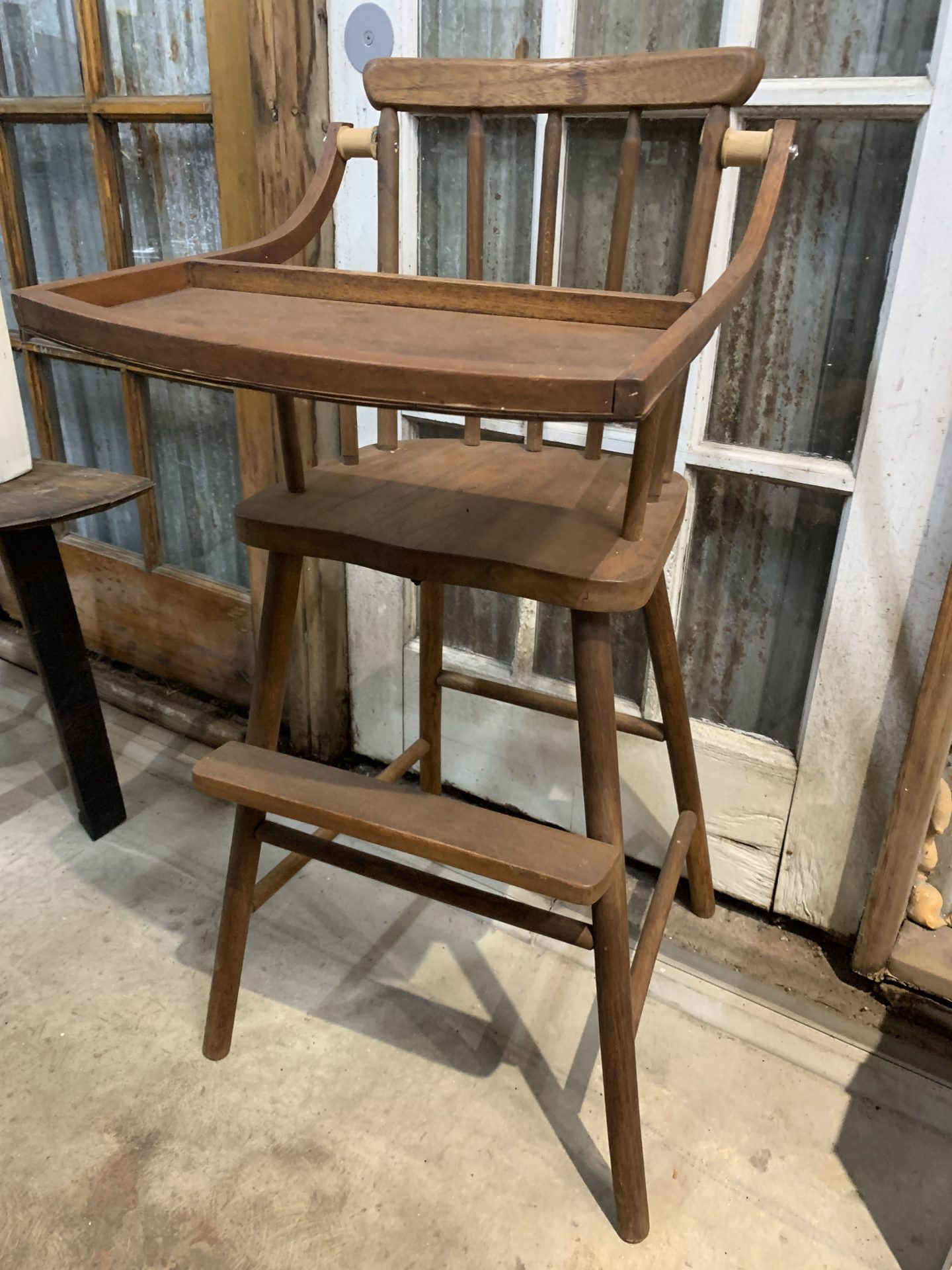 Wooden High Chair (Rounded) - Picker Place