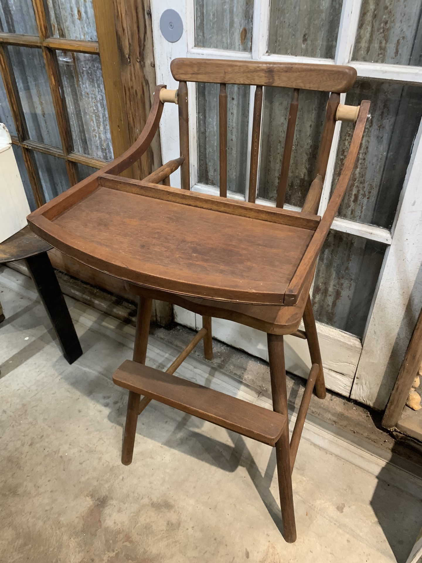 Wooden High Chair (Rounded) - Picker Place