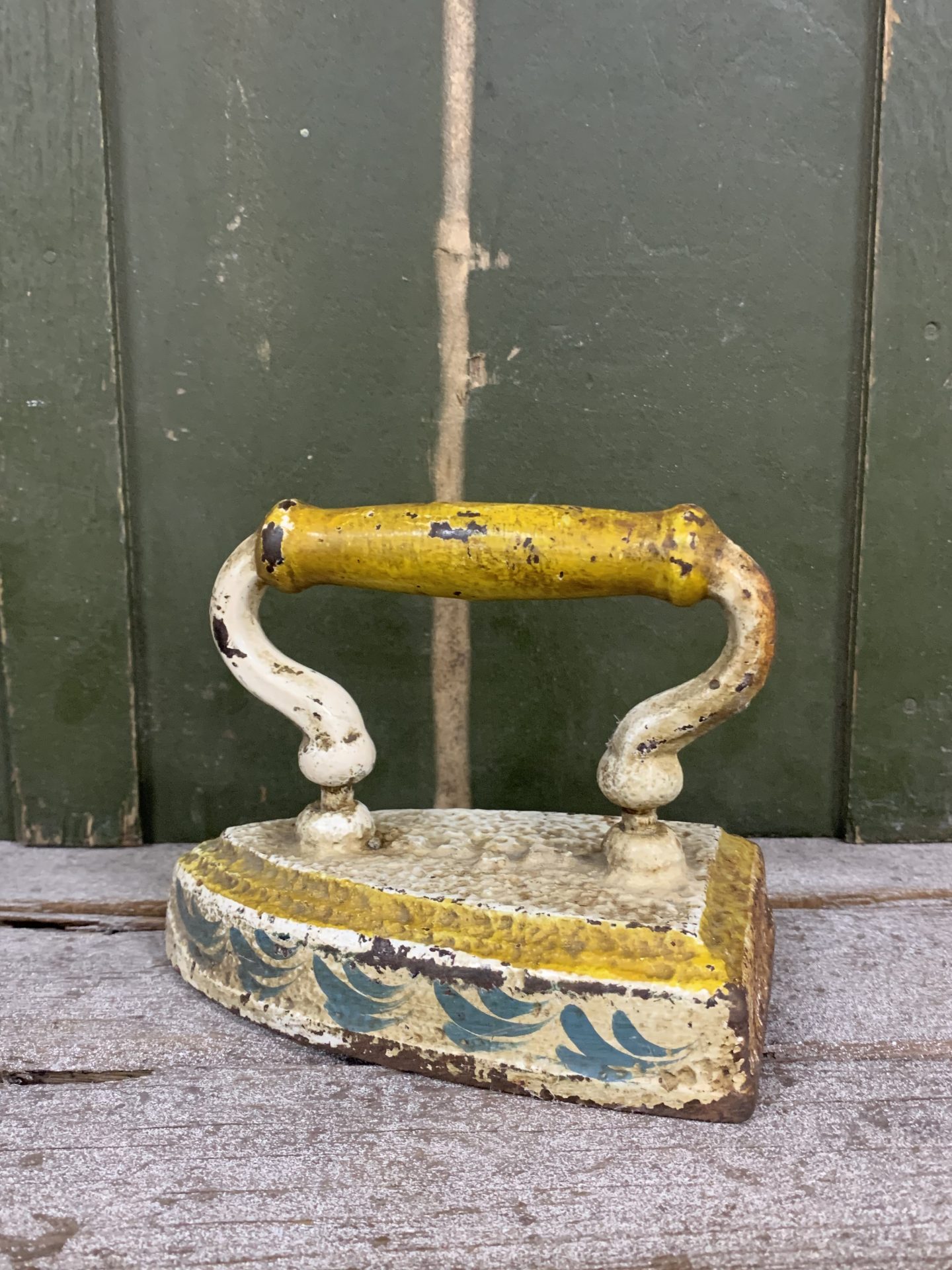 Vintage Painted Iron - Picker Place