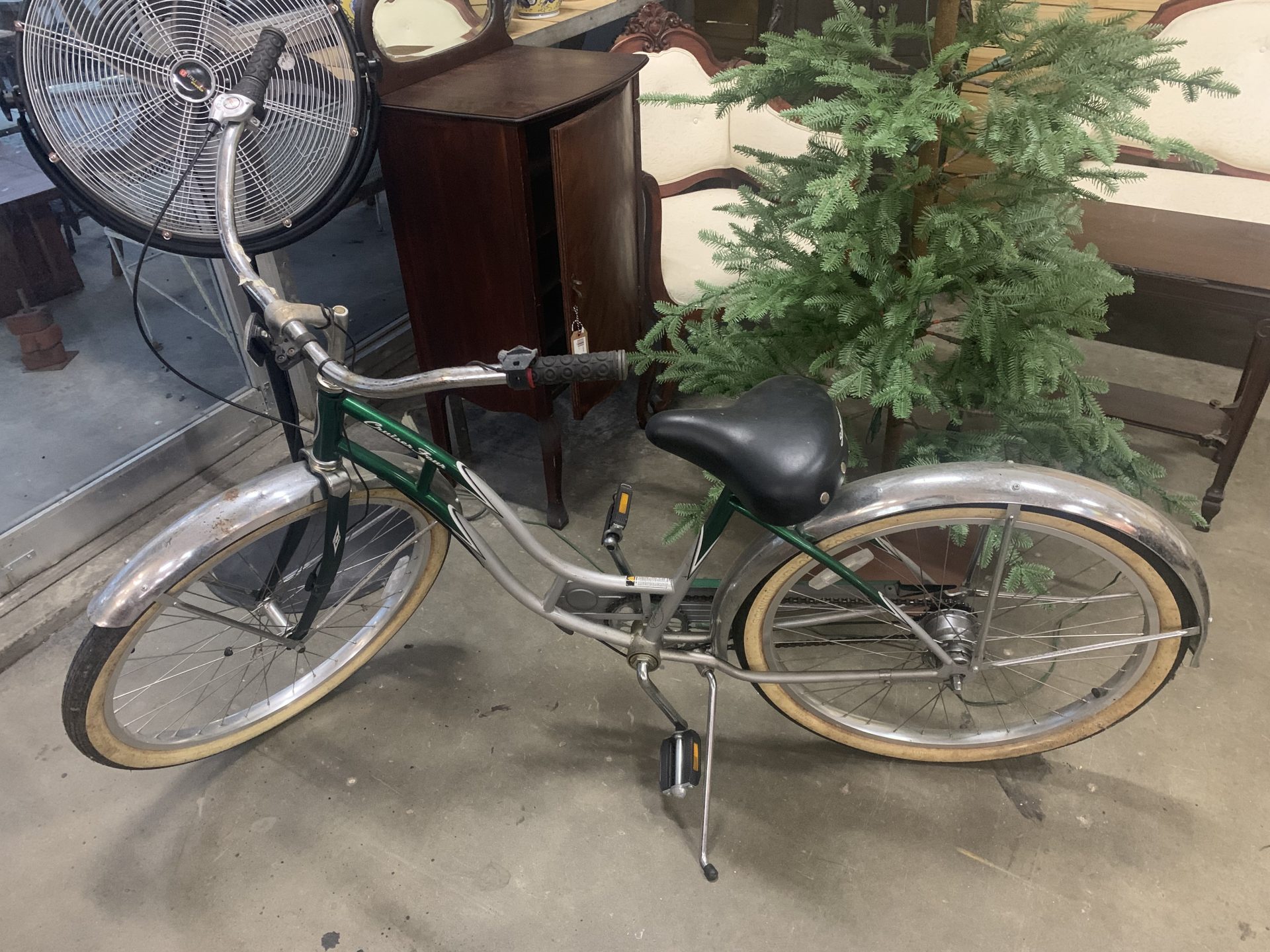 Schwinn Cruiser-Four Bike - Picker Place