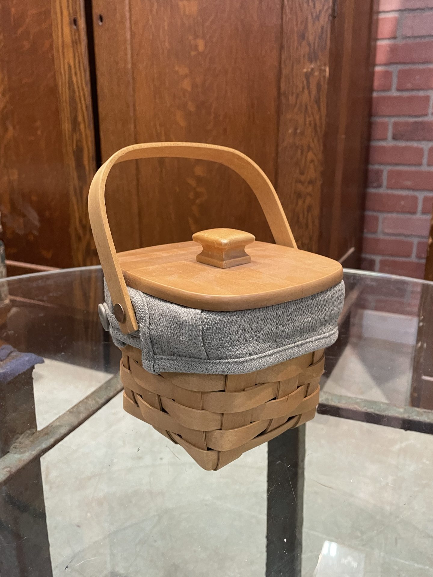 2004 Swing Handle Basket w/ Lid - Picker Place