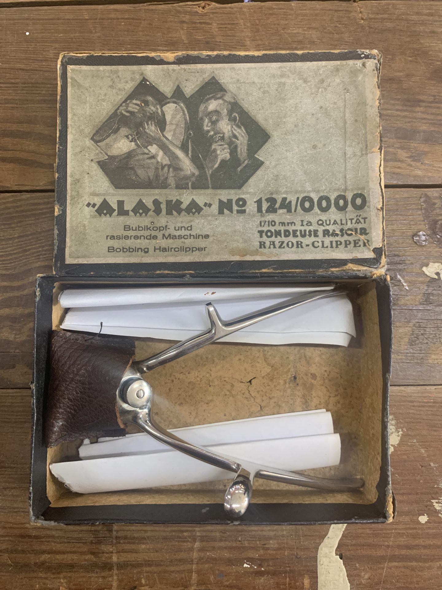 "Alaska" Bobbing Clipper w/Box - Picker Place
