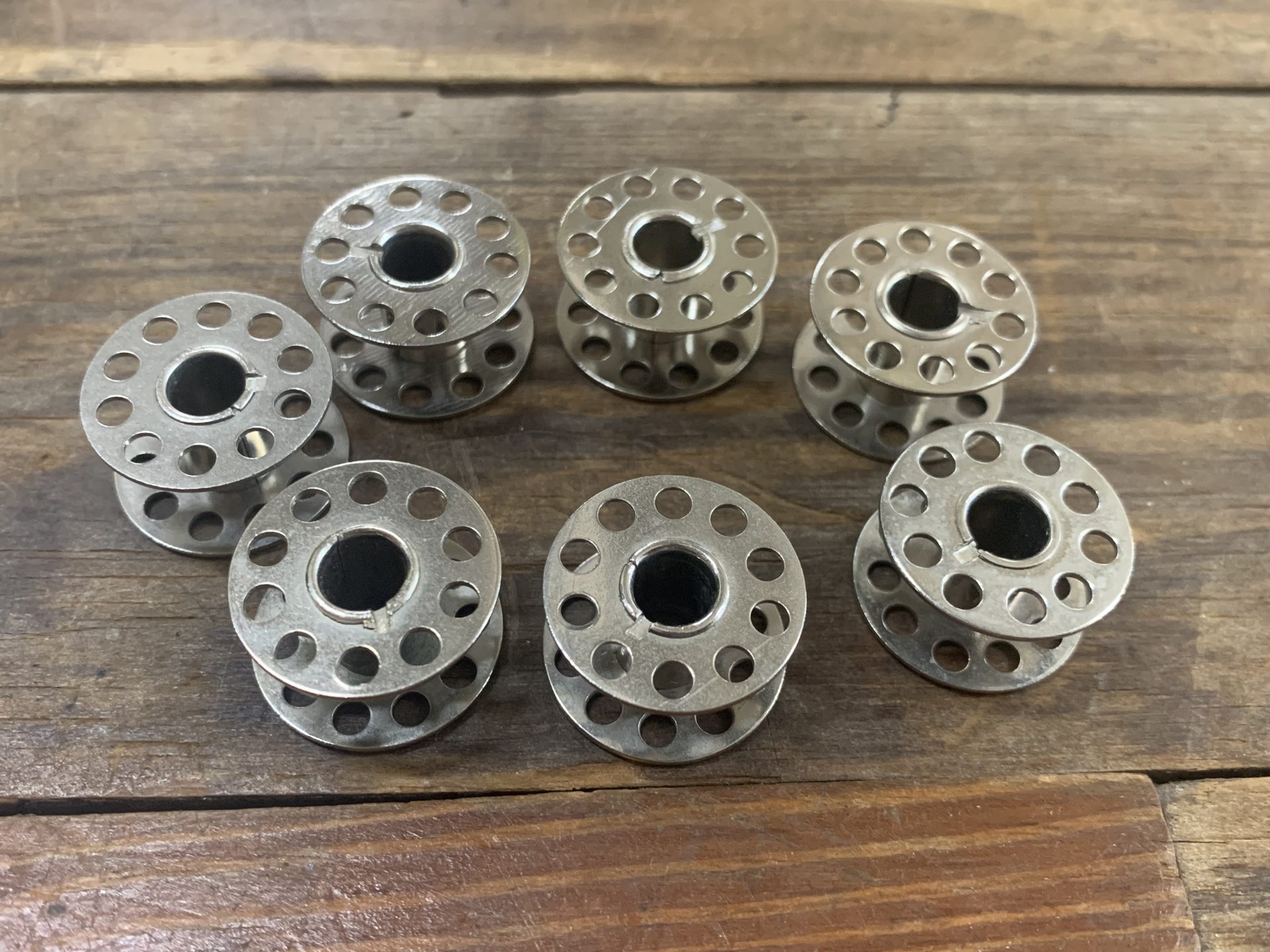 18pc Metal Bobbins - Picker Place