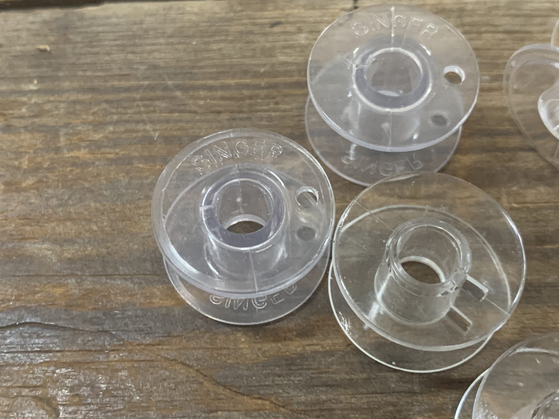 6pc Singer Plastic Bobbins - Picker Place
