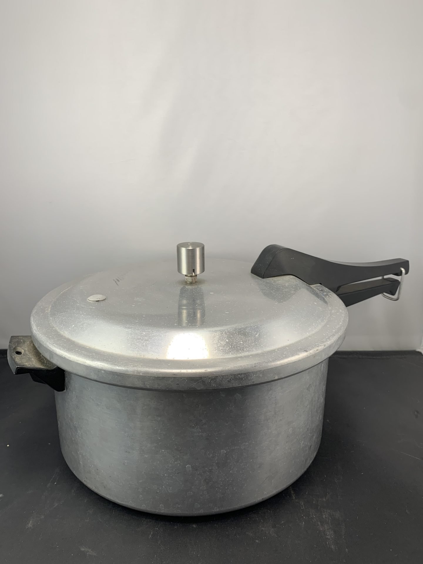 Mirro Matic Pressure Cooker - Picker Place