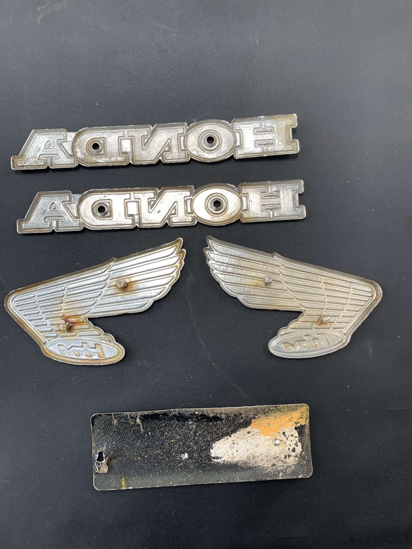 Honda Badges - Picker Place