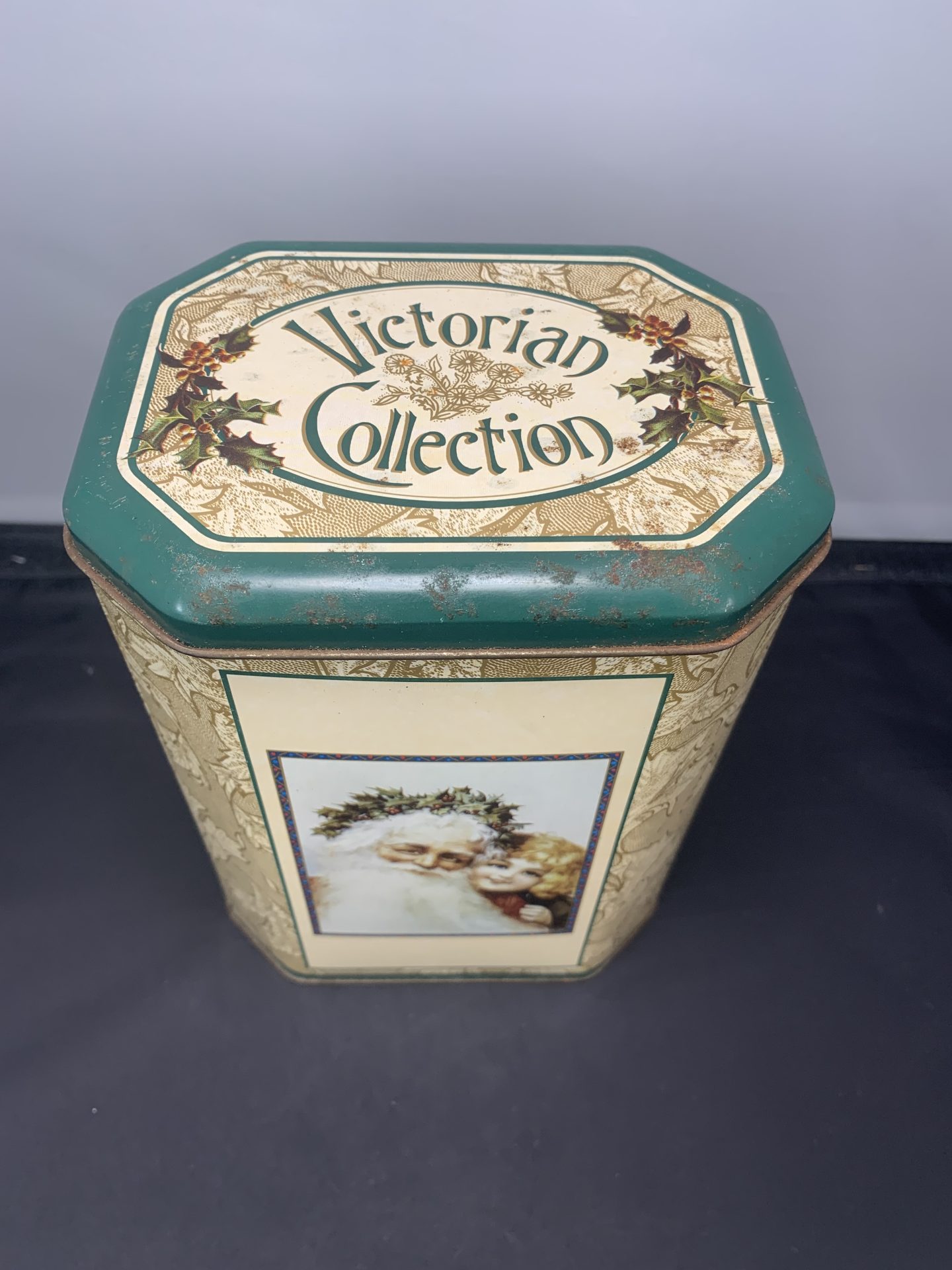 Christmas Tin - Picker Place
