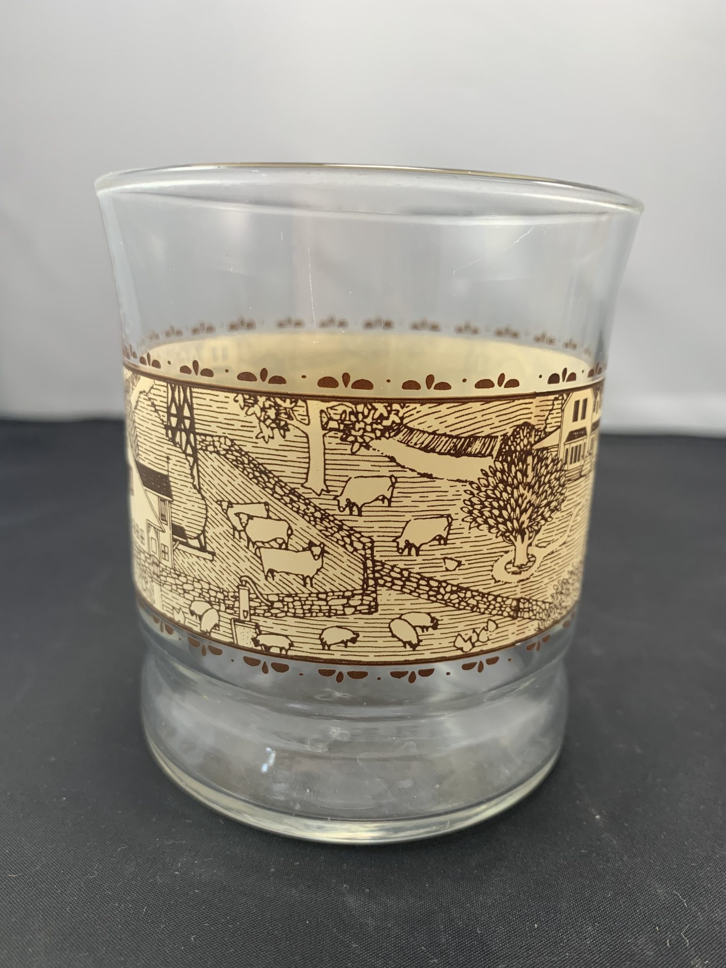 4 Farm Scene Artwork Glass Cups - Picker Place
