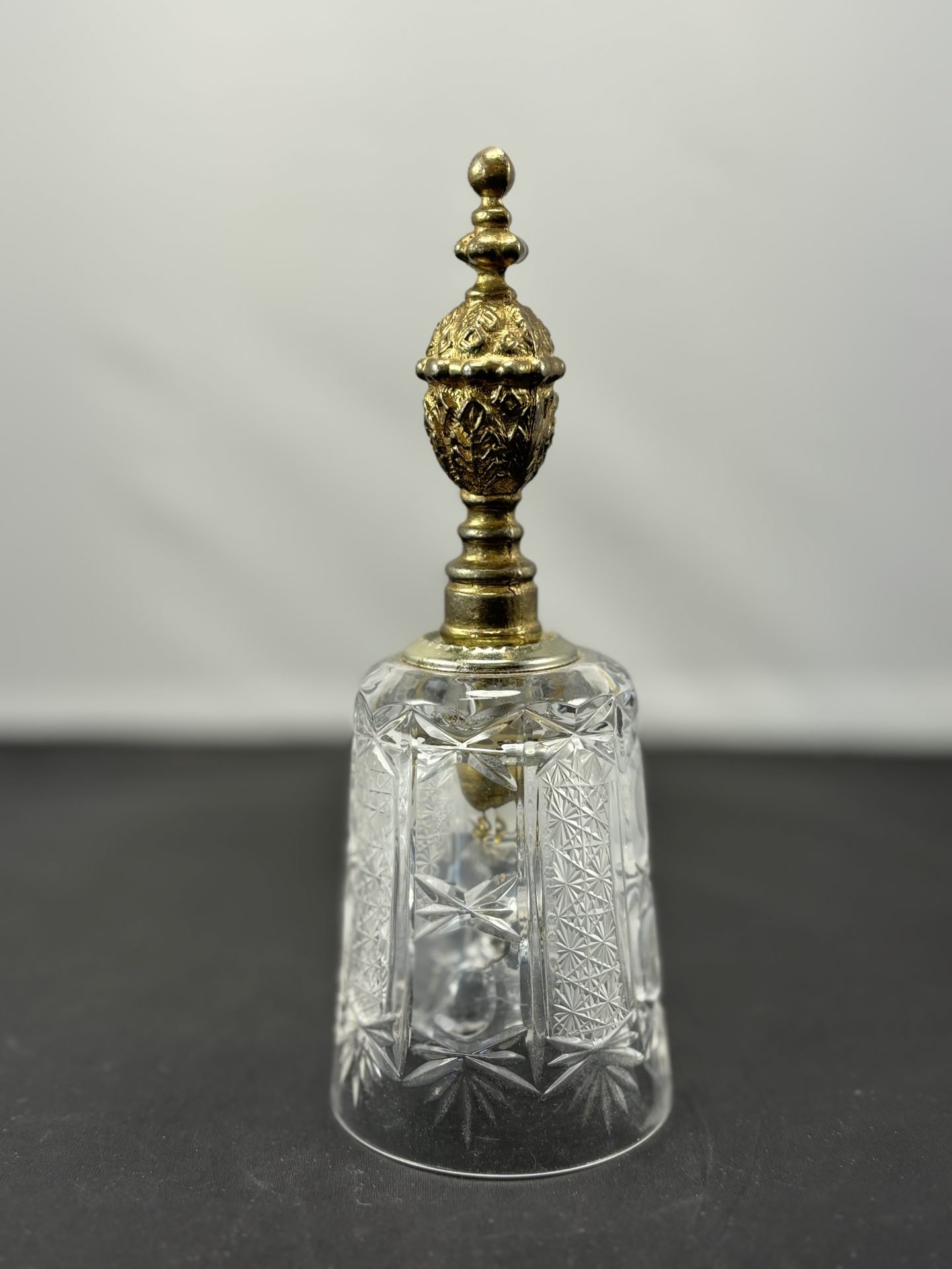 Diamond Cut Crystal Bell - Picker Place