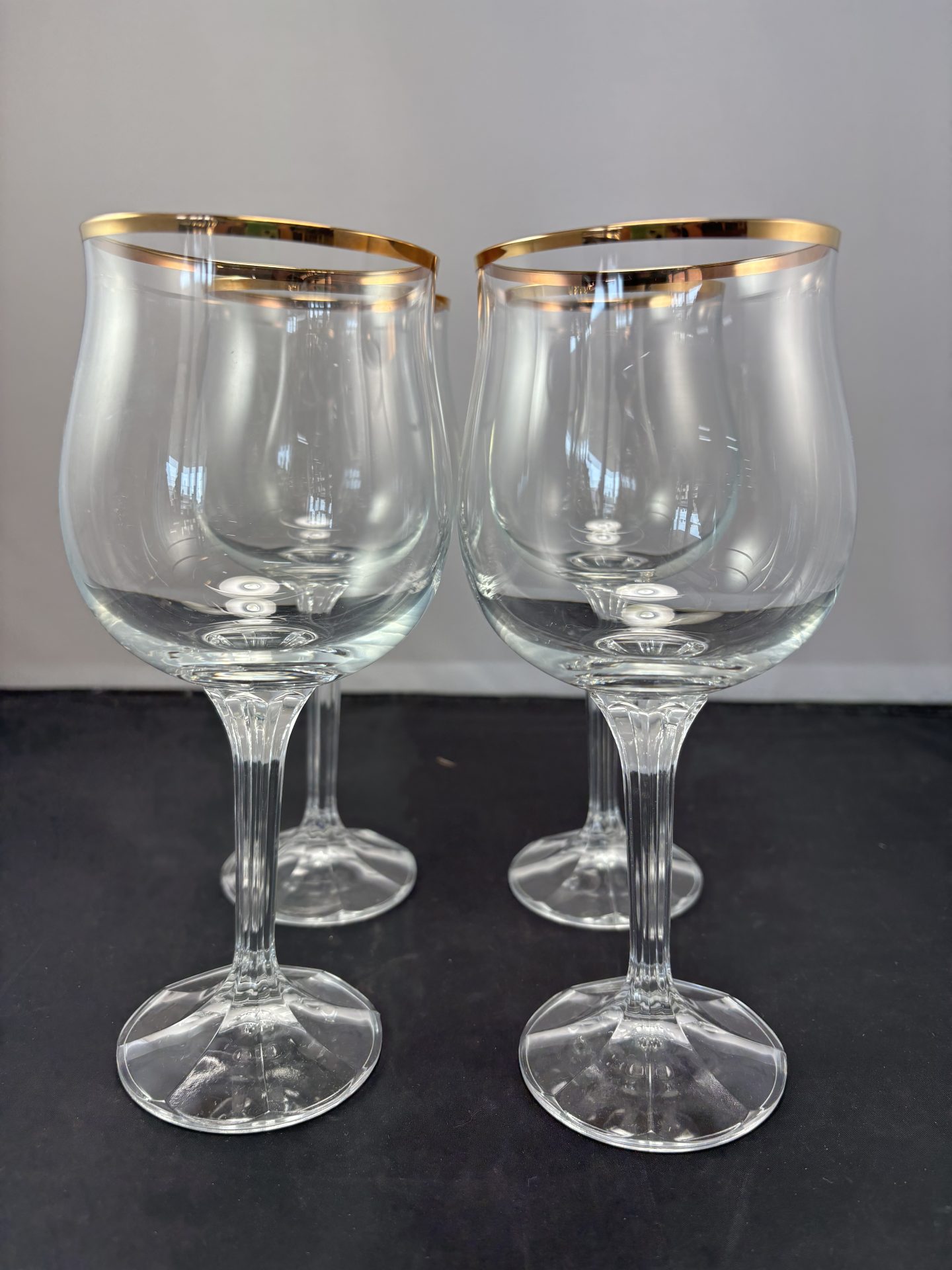 4 Gold Rimmed Wine Glass - Picker Place