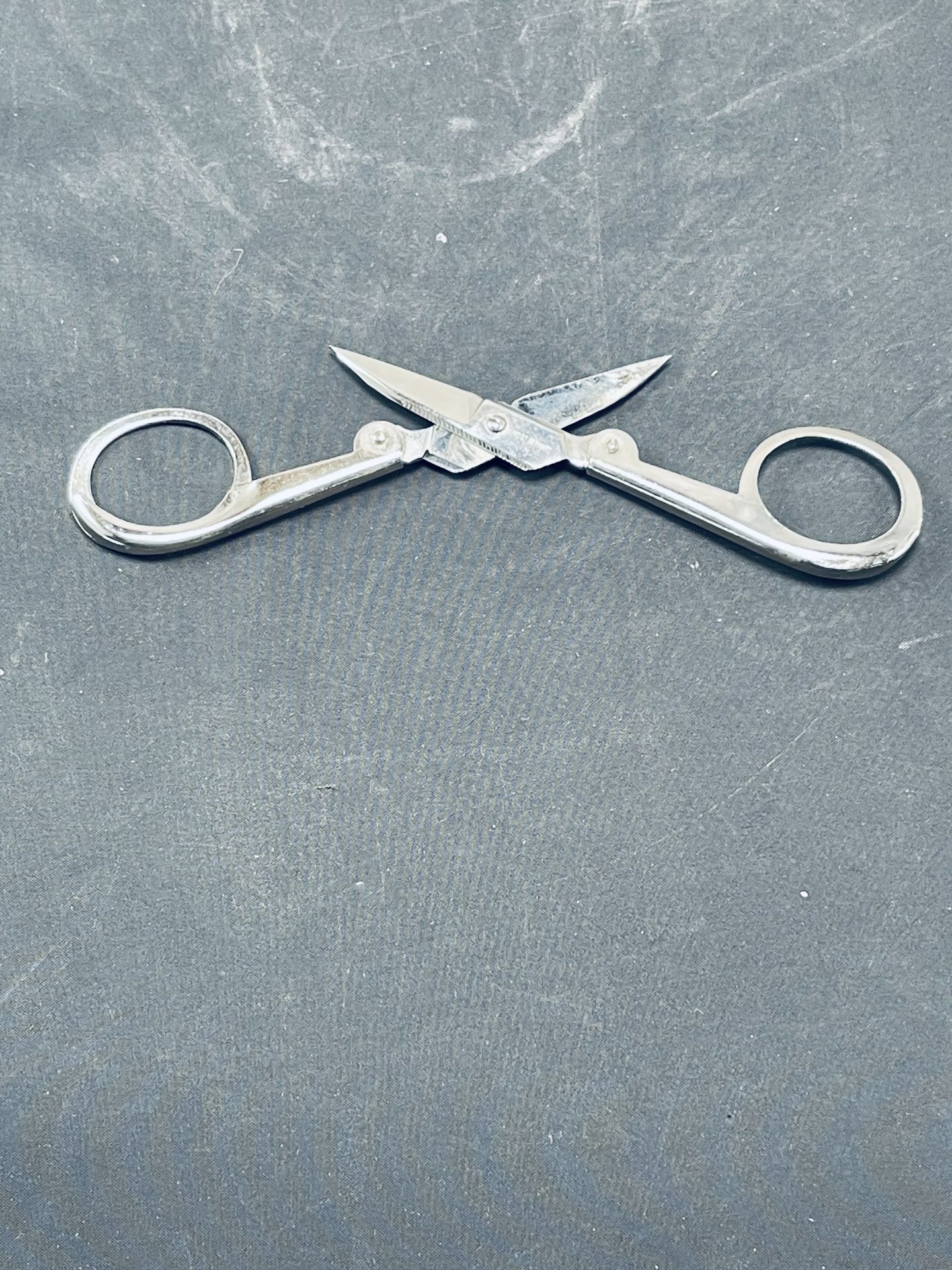 Vintage Foldable 4" Scissors - Picker Place