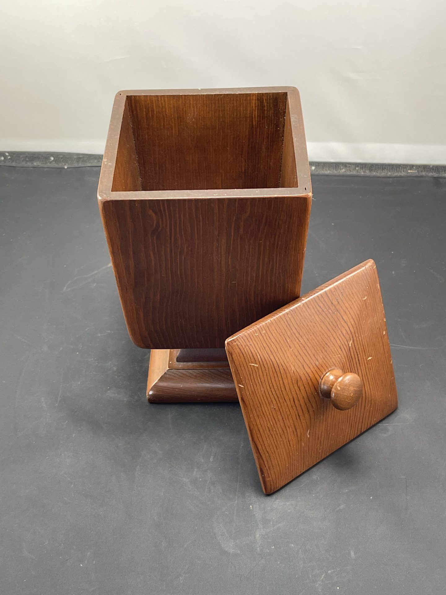 Wooden Pedestal Box w/Lid - Picker Place