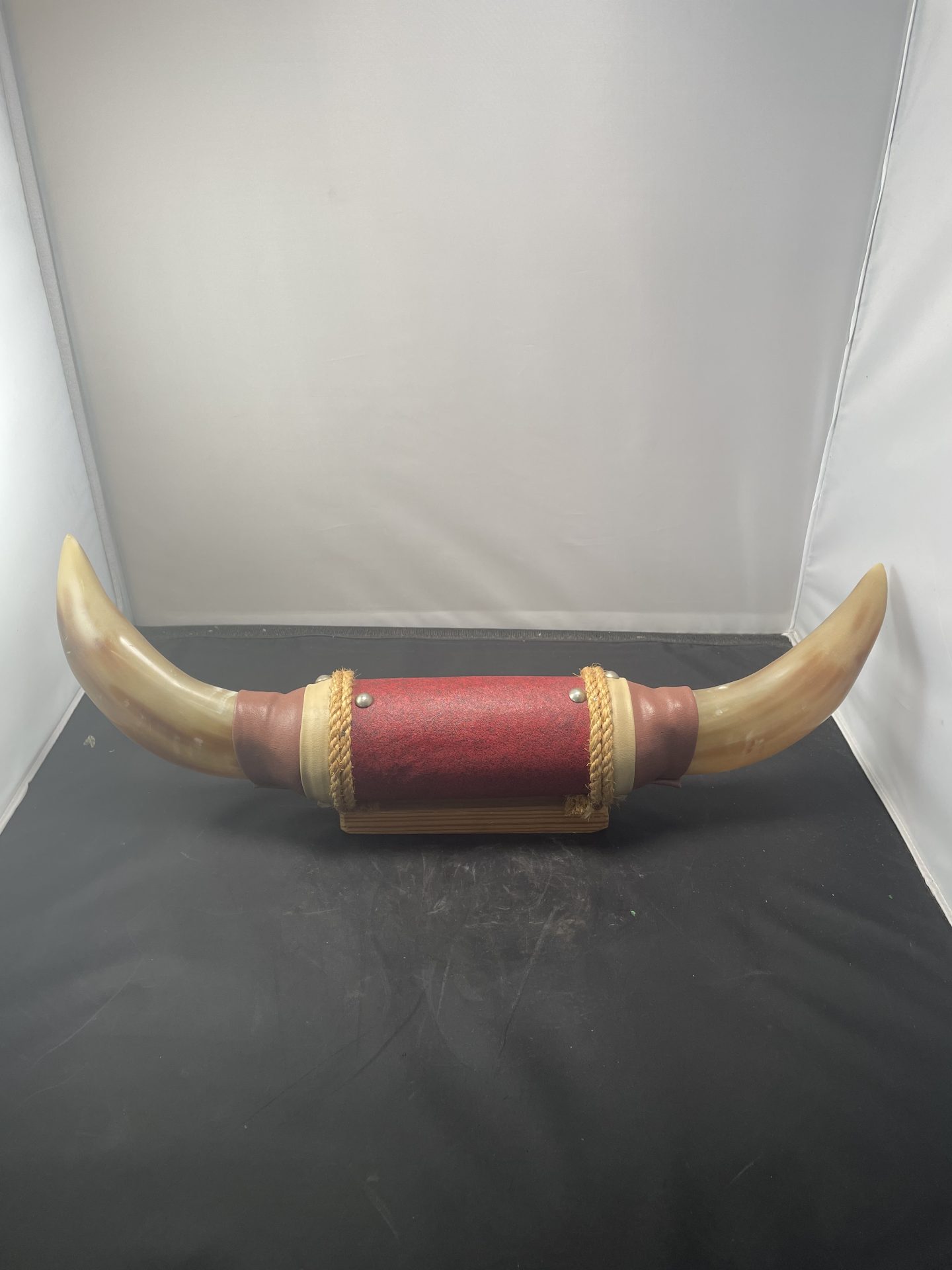 Mounted Horn Set | Picker Place