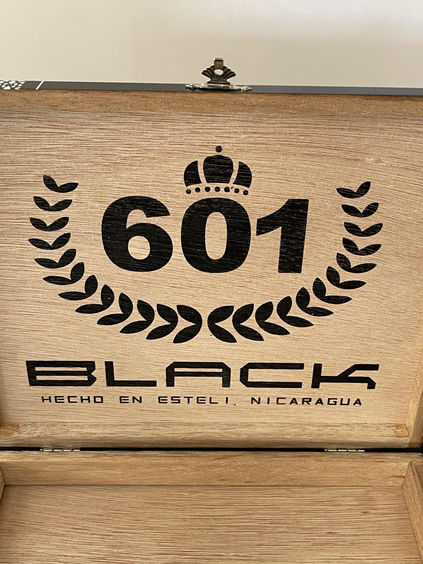 601 Black Cigar Box - Picker Place