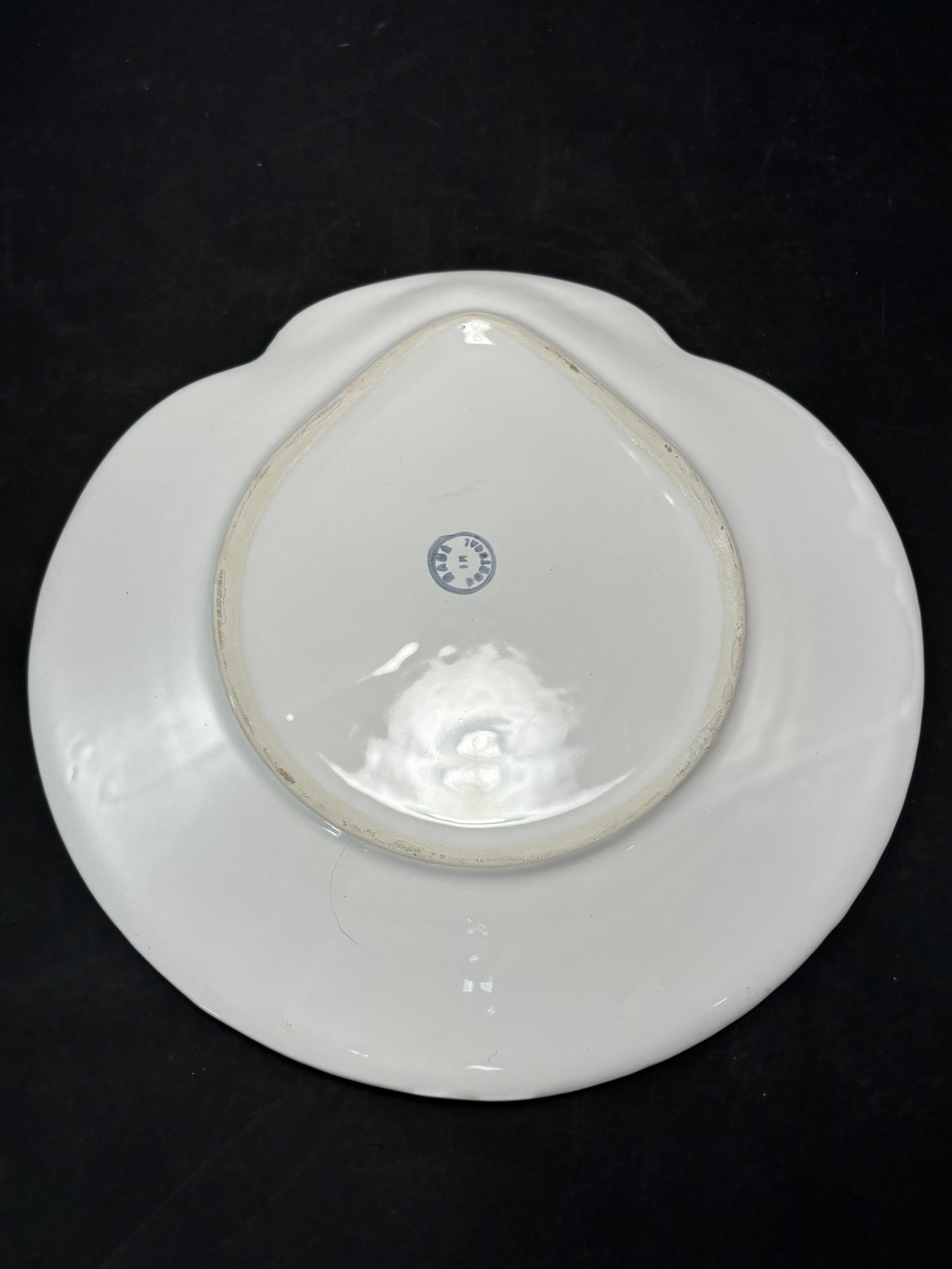 White Ceramic Shell Plate - Picker Place