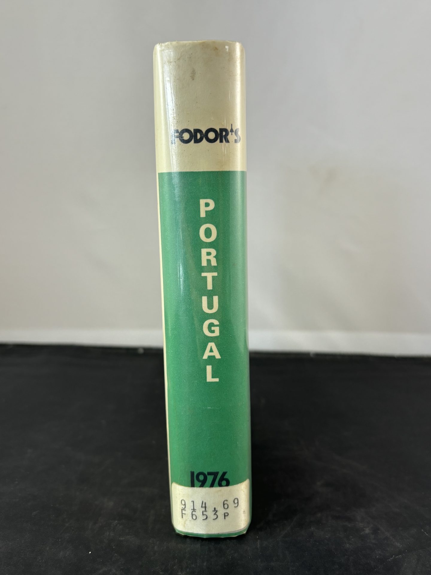 Fodor's Portugal 1976 - Picker Place