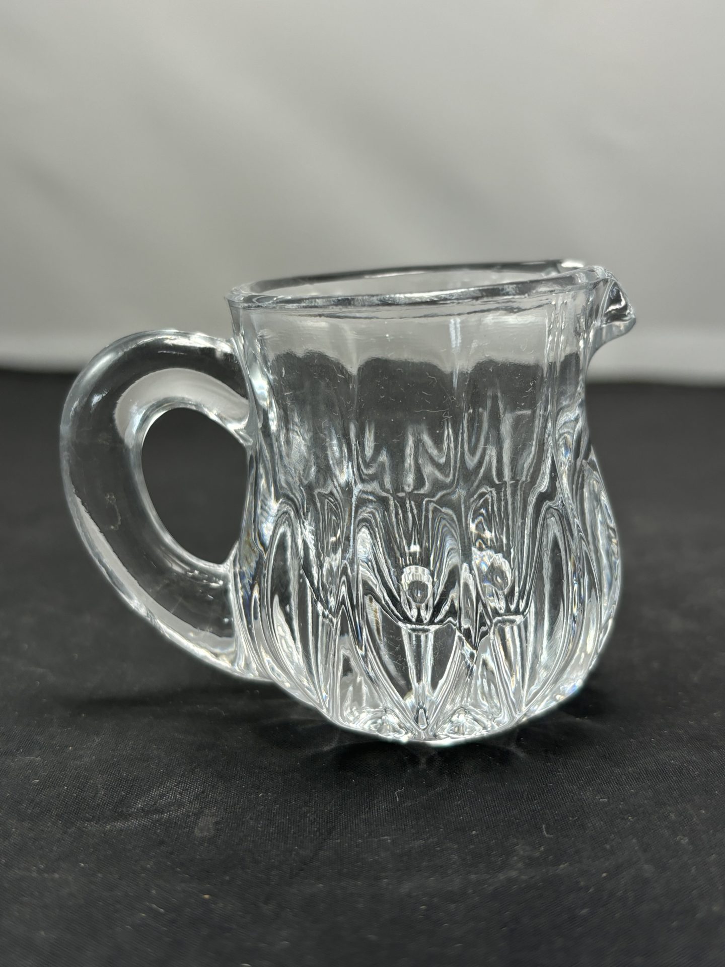 Mini Crystal Creamer - Picker Place
