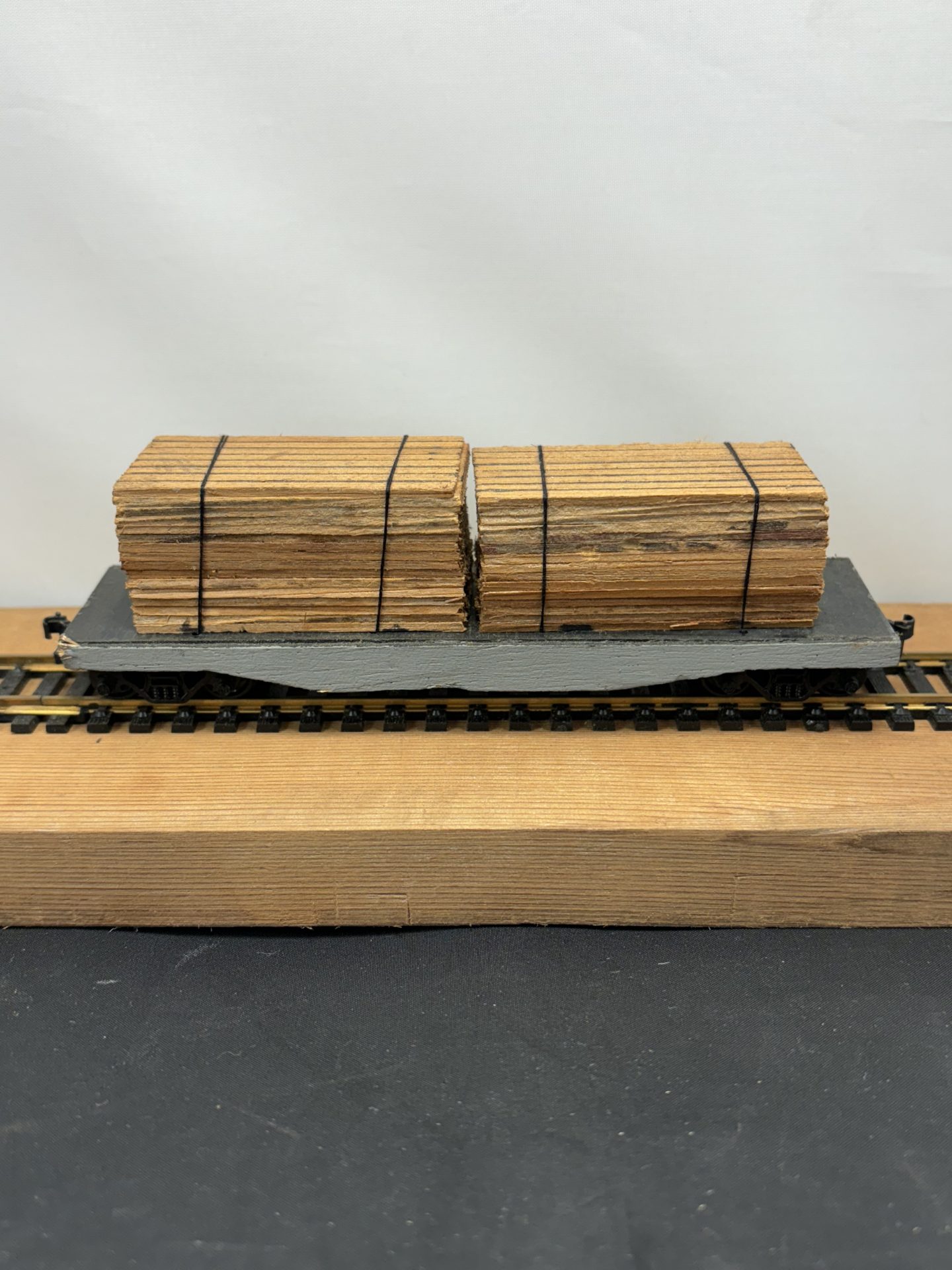 Wooden HO Lumber Flat Car - Picker Place