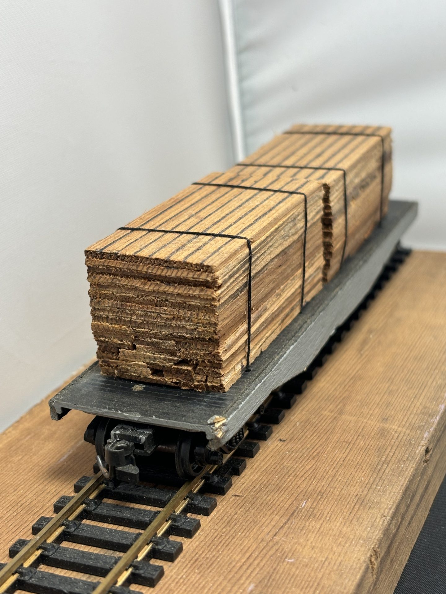Wooden HO Lumber Flat Car - Picker Place