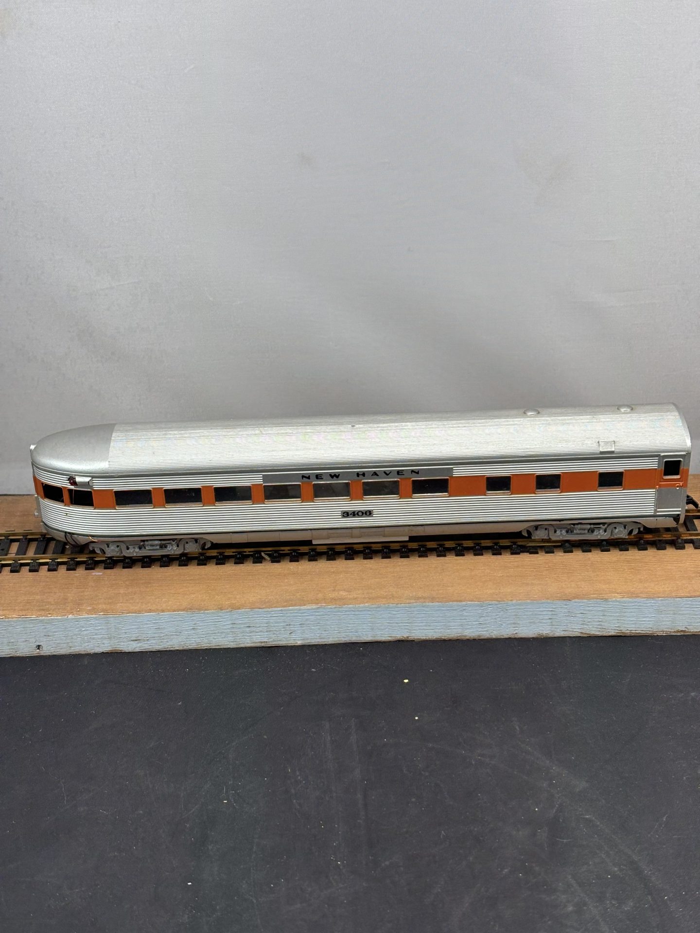 Athearn HO Observation Car - Picker Place