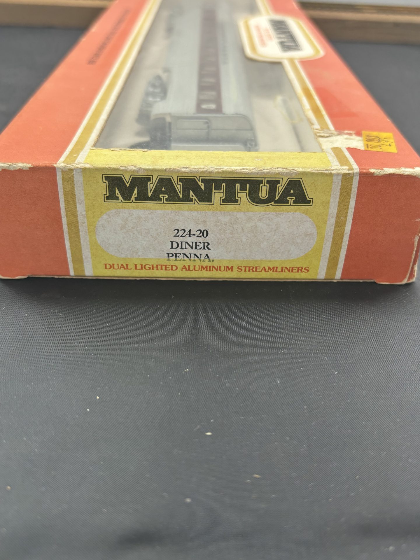 Mantua HO Aluminum Diner Car - Picker Place