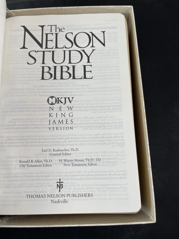 The Nelson Study Bible - Picker Place
