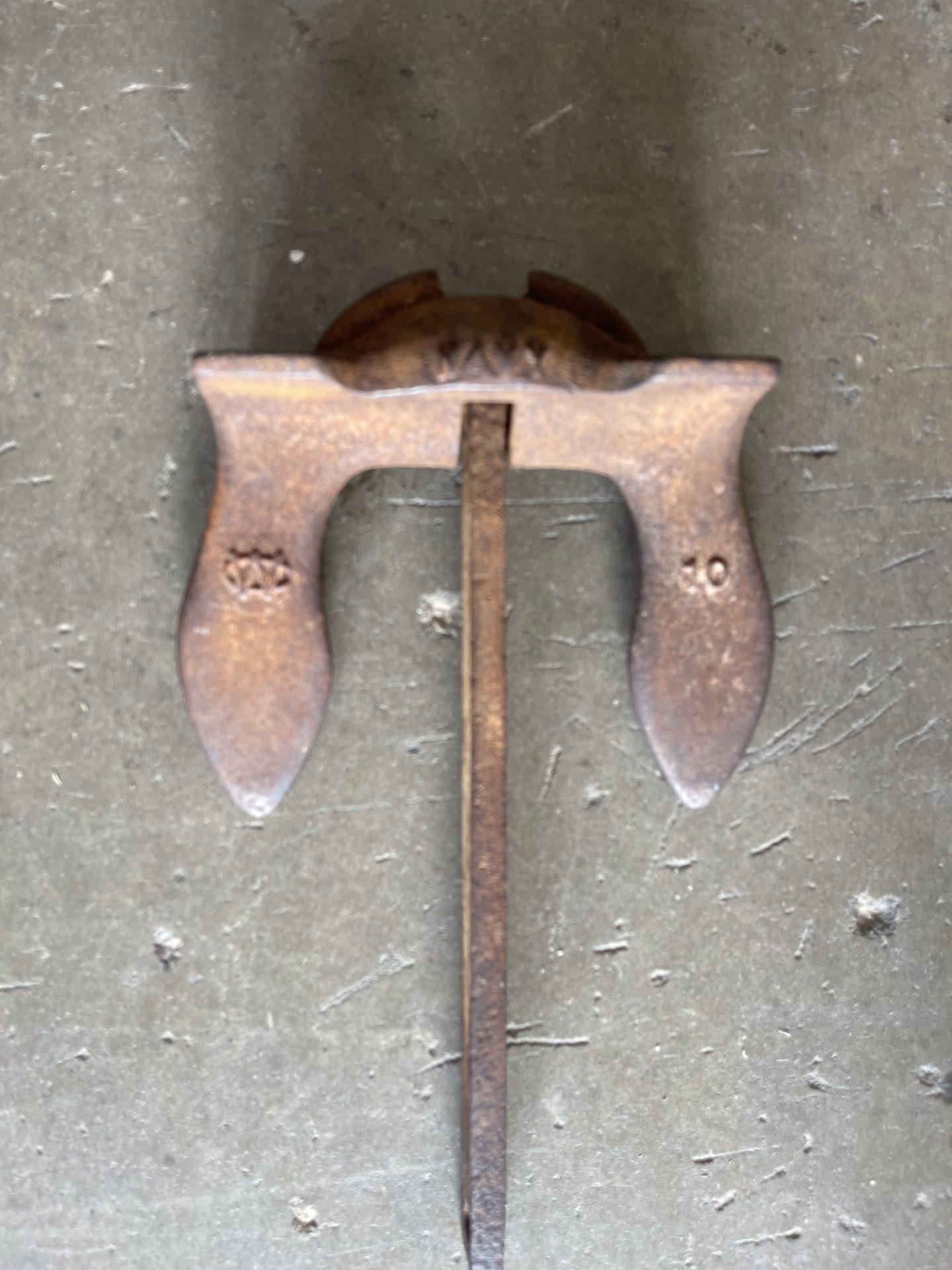 Navy Cast Iron Anchor - Picker Place