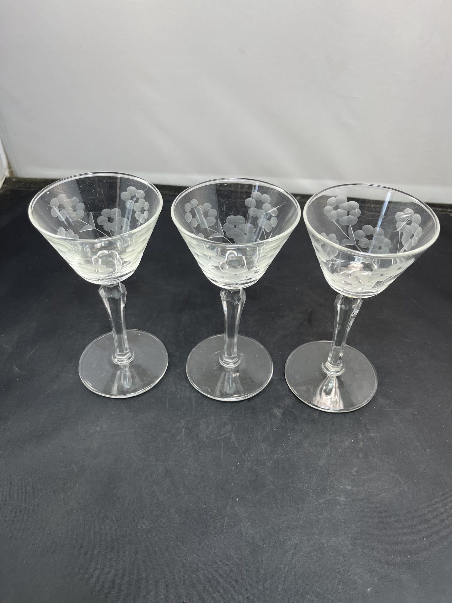 Set of 3 Etched Floral Wine Glass - Picker Place