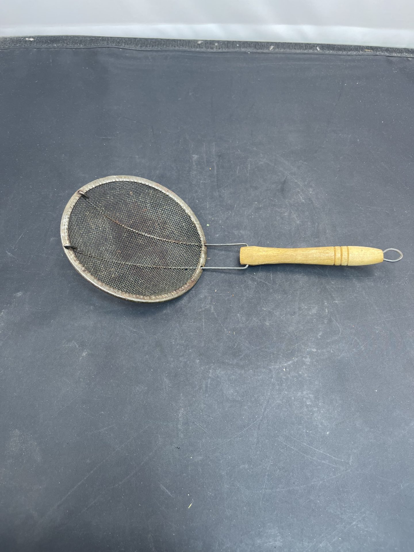 Wooden Handle Meshed Sifter - Picker Place