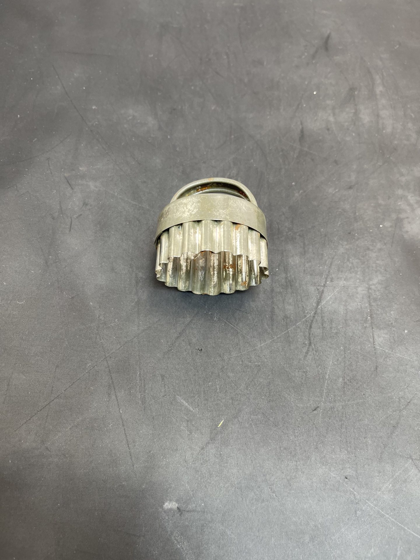 Metal Ruffle Edge Cookie Cutter - Picker Place