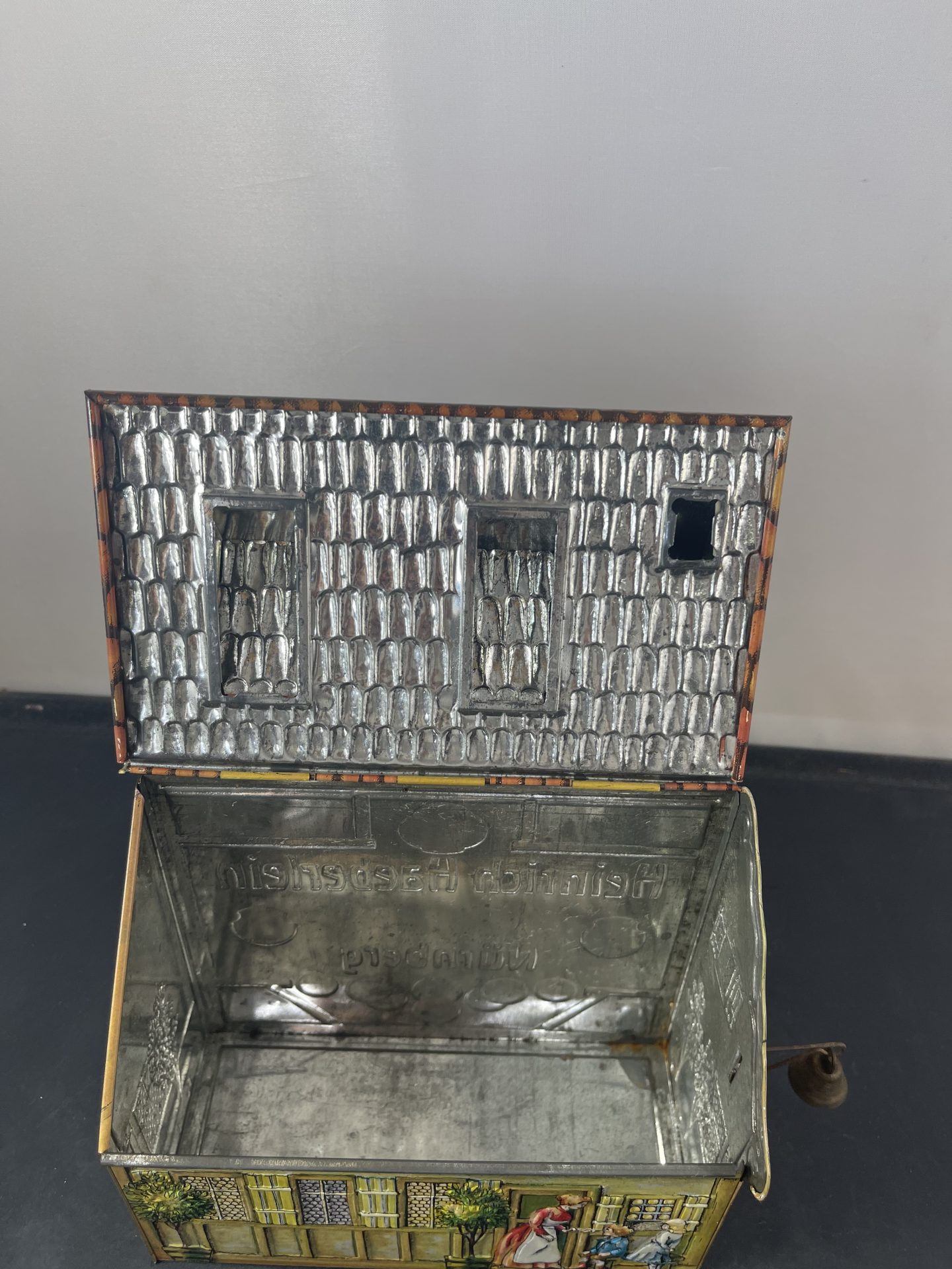 Haberlein Biscuit Tin Cottage - Picker Place