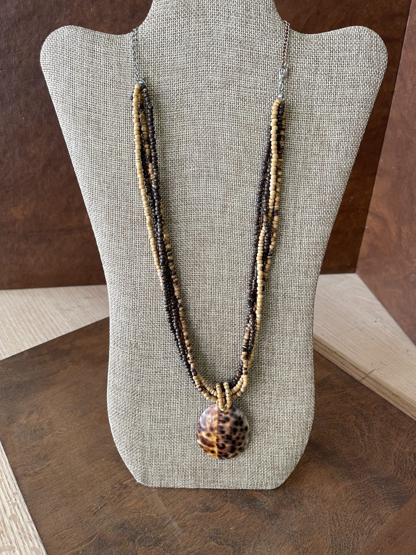 Beaded Shell Necklace - Picker Place