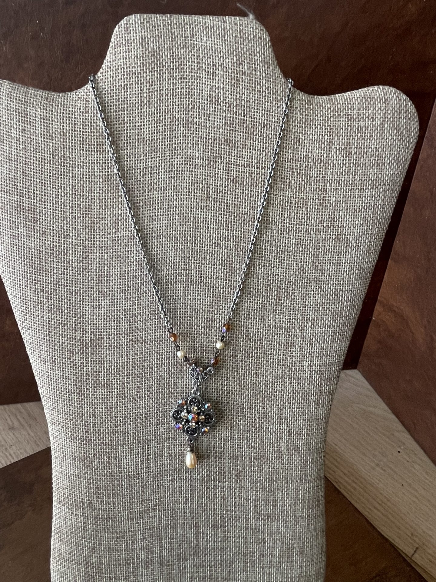 Chrystal Flower Pendant Necklace - Picker Place